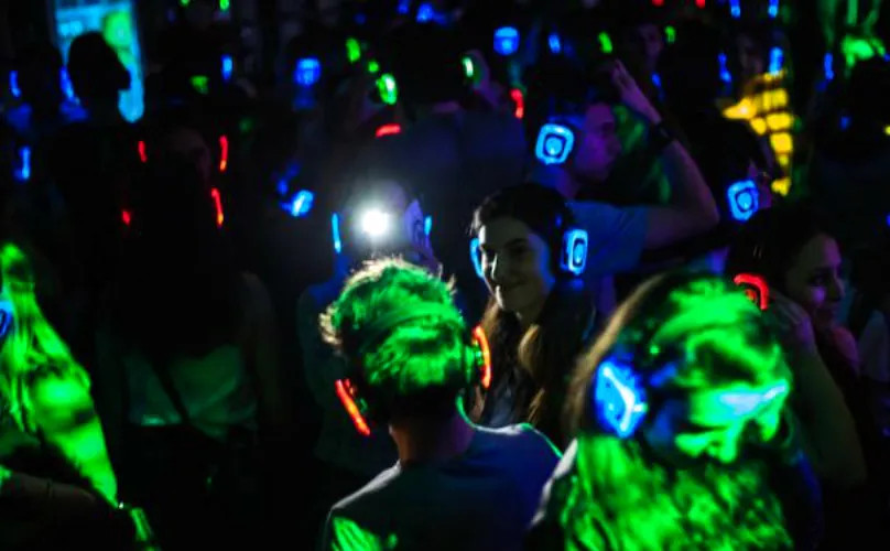 Arriva la Silent Fluo Night per ballare tutta la notte - BoLOVEgna