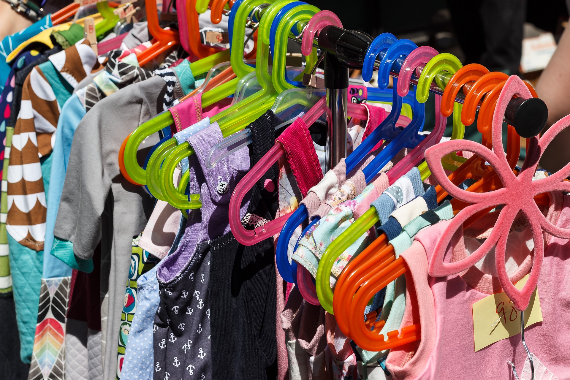 A Bologna il mercatino dell'usato dai pezzi imperdibili: Ravanare ...